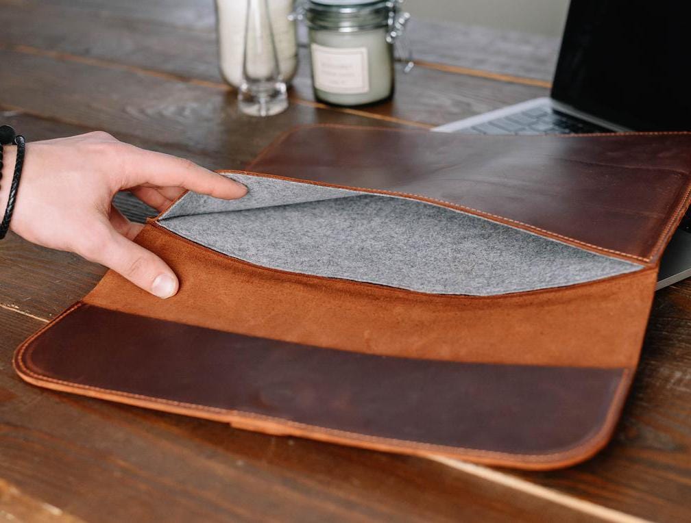 Get 50% Off Delvae's Stylish Pouch Laptop Sleeve – DELVAE